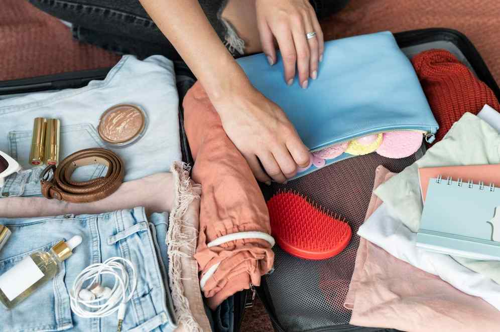 Como fazer uma mala de viagem prática e organizada